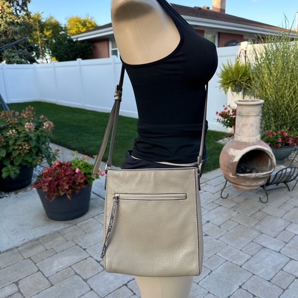 Gilli | Bags | Gili Pebble Leather Flat Crossbody Moss | Poshmark